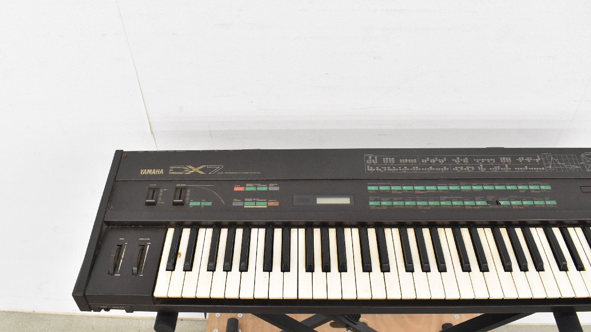 J 3263 YAMAHA DX7 シンセサイザー ヤマハ 3061820(中古)のオークション落札情報