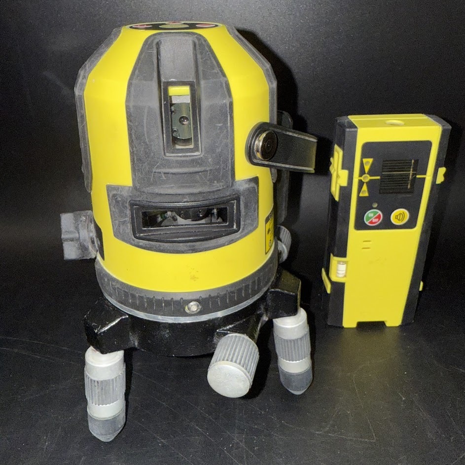 Yahoo!オークション - 【B424-9】Fire core レーザー墨出し器 FIR411G ...