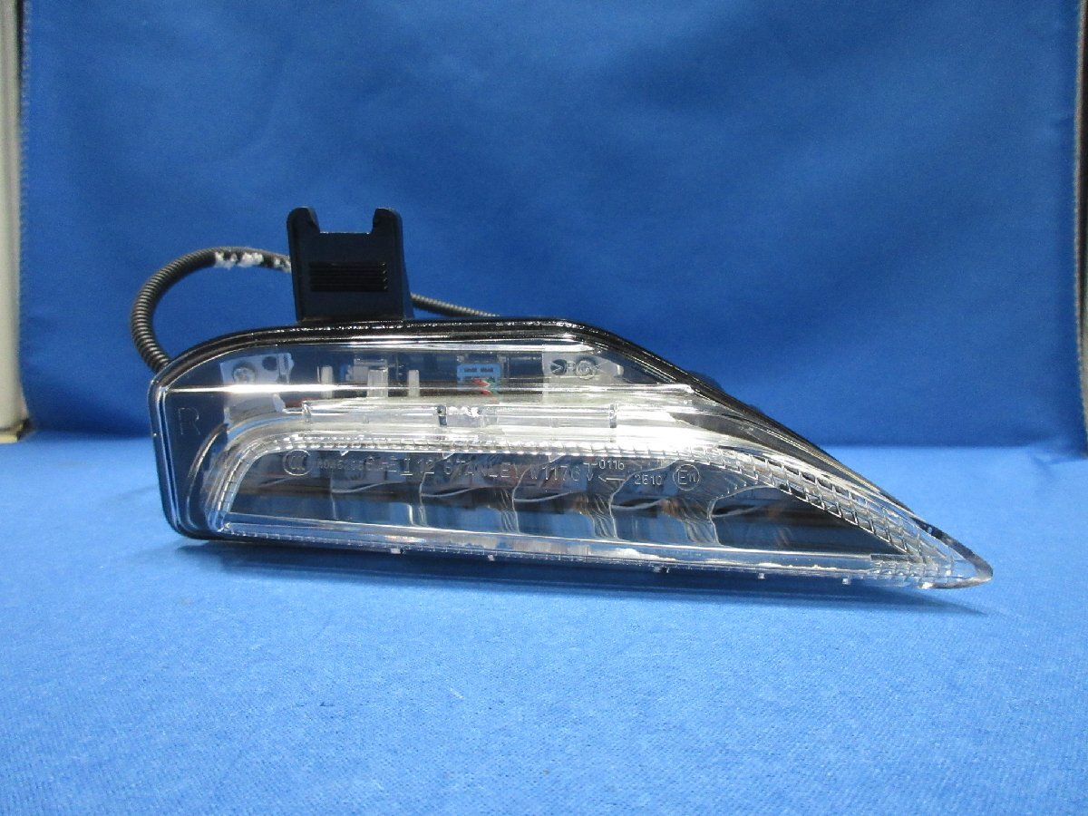 Yahoo!オークション - 日産 SKYLINE/スカイライン V37/HV37/YV37 右ウ...