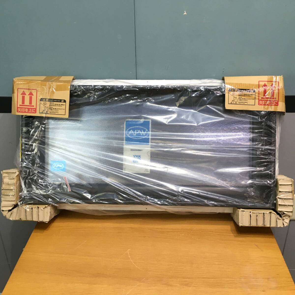 Yahoo!オークション - Z5 YKK APW 窓ガラス W8222-01 CF060 698 × 288...