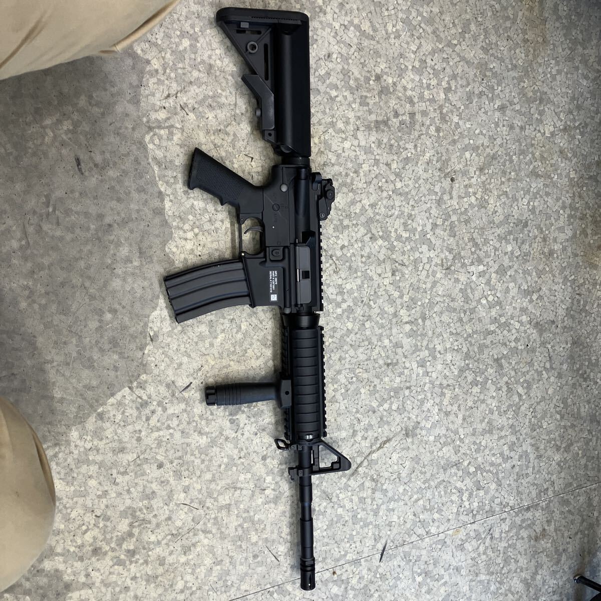 Yahoo!オークション - S&T M4A1 電動ガン オマケあり 箱なし