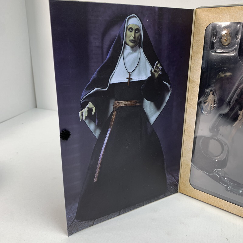 Yahoo!オークション - FUZ未開封 NECA - Conjuring Universe - Ultimat...