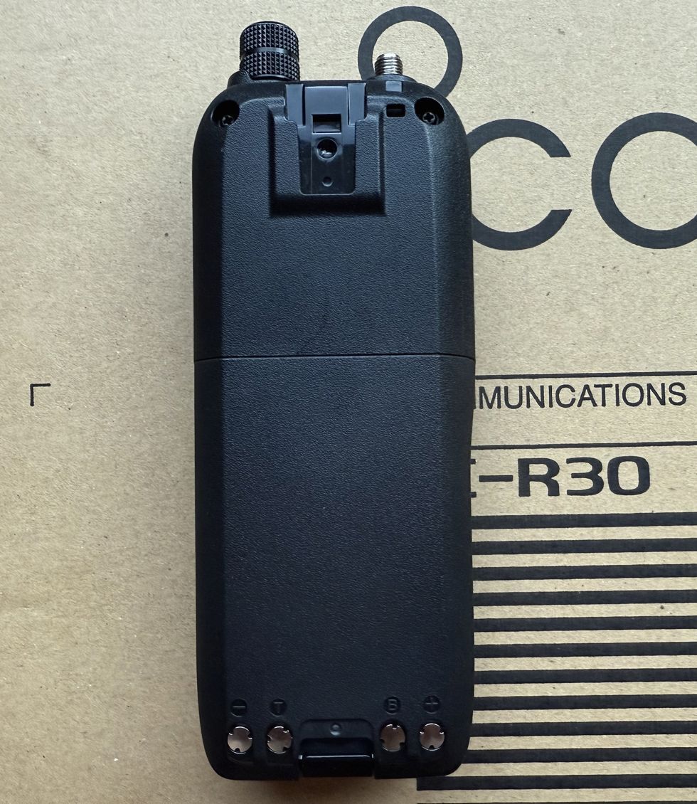 アイコム ICOM IC-R30 広帯域受信機(受信機)｜売買されたオークション情報、yahooの商品情報をアーカイブ公開 - オークファン（aucfan.com）