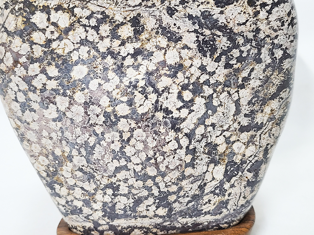 Yahoo!オークション - (a04) 小菊花石 2.1kg 鑑賞石 台座付 飾り石 天...