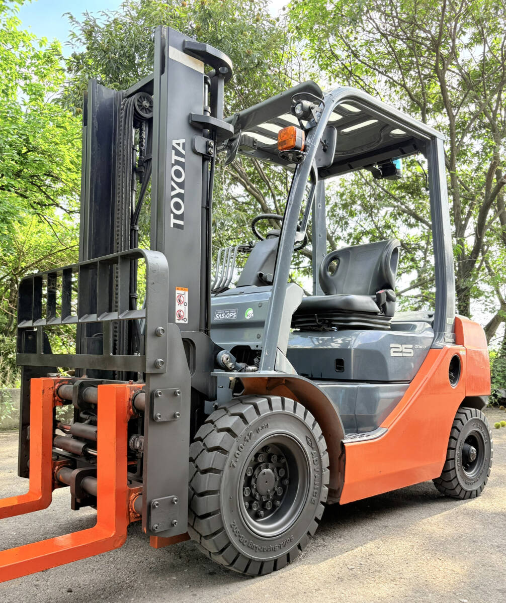 Yahoo!オークション - トヨタフォークリフト 02-8FD25 ディーゼル フォ...