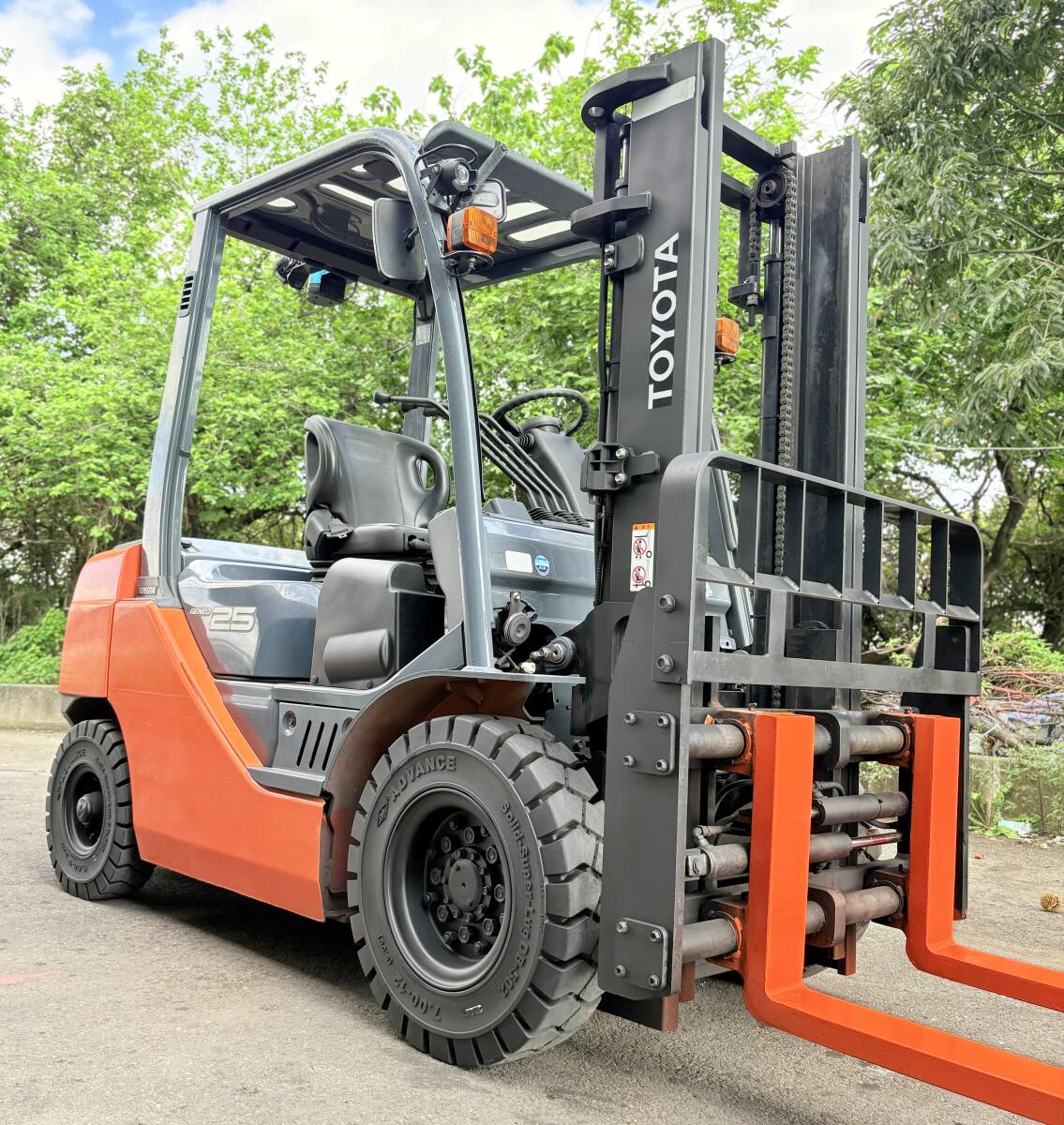 Yahoo!オークション - トヨタフォークリフト 02-8FD25 ディーゼル フォ...