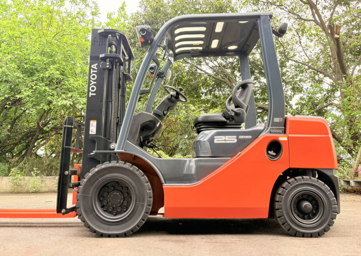 Yahoo!オークション - トヨタフォークリフト 02-8FD25ディーゼル フォ...