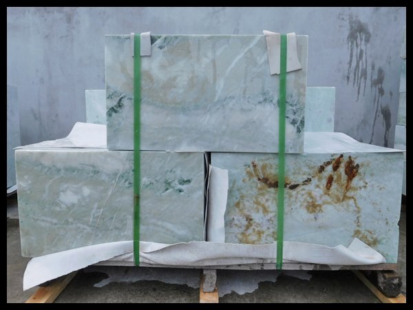 Yahoo!オークション - k387 糸魚川産 翡翠含有 曹長岩 その③ 5個 まと...