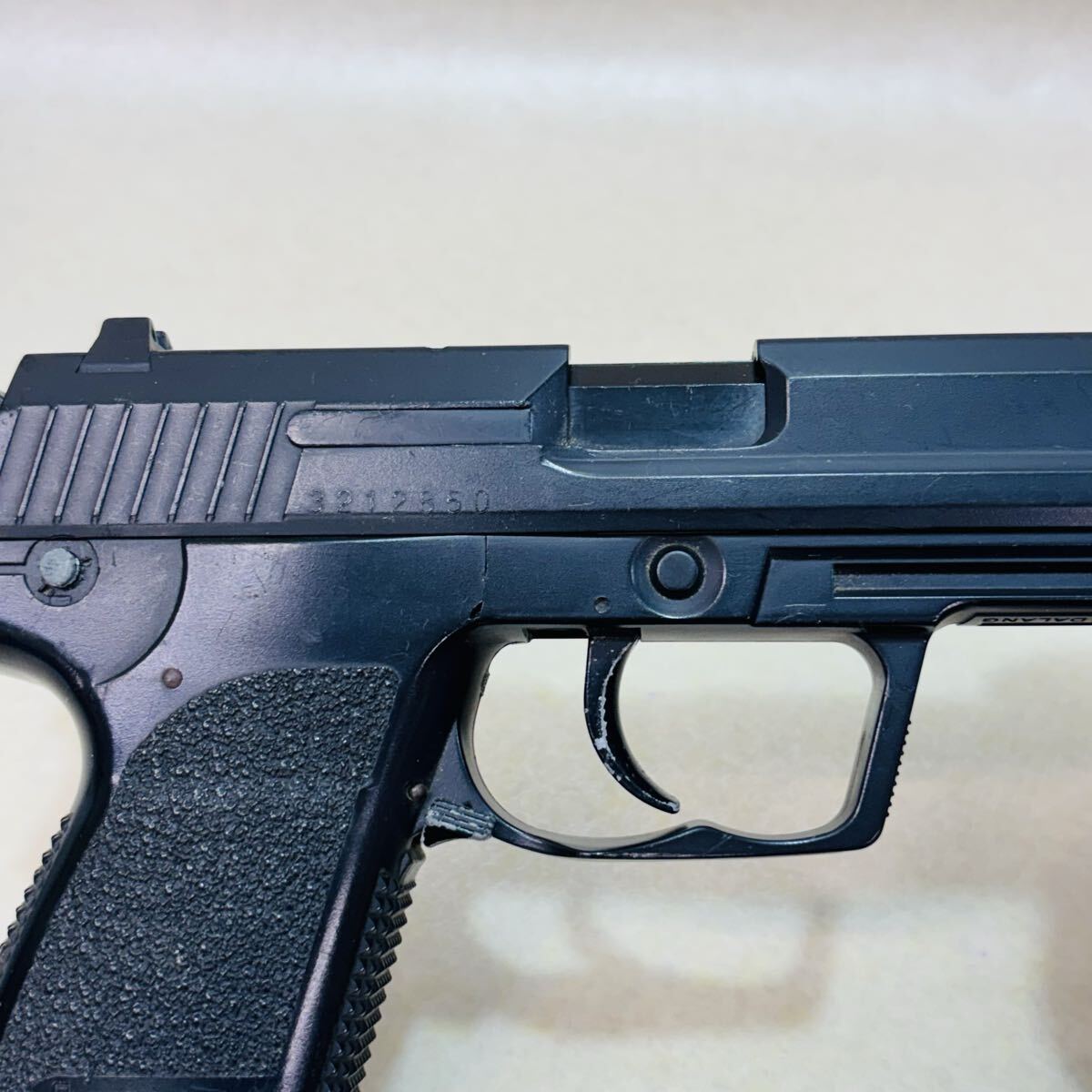 Yahoo!オークション - H2419 中古品 KHC ASGK KH USP 9×19 固定スライ...