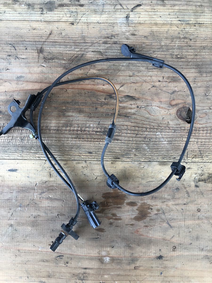 Yahoo!オークション - TOYOTA AQUA アクア NHP10 左フロントABSセンサ...