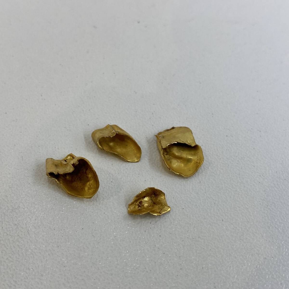 Yahoo!オークション - 【TG1027 】金歯 約1.27g 歯科材 試金 比重約80....