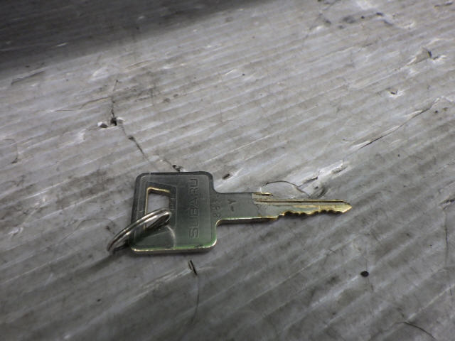 Yahoo!オークション - 即決あり S63年 サンバー トラック KT6 純正 リ...