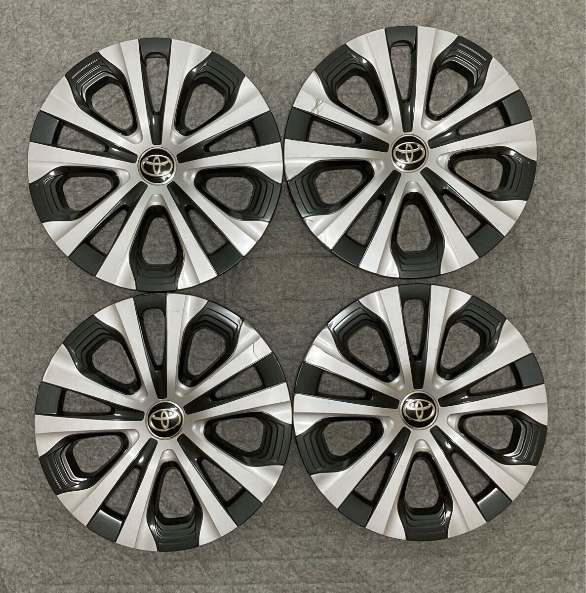 ホイールキャップ トヨタ 純正 プリウス ZVW50 15インチ 4枚 ホイールカバー 後期 Aグレード シエンタ ヤリス スチールホイール用(純正品)｜売買されたオークション情報、yahoo ...