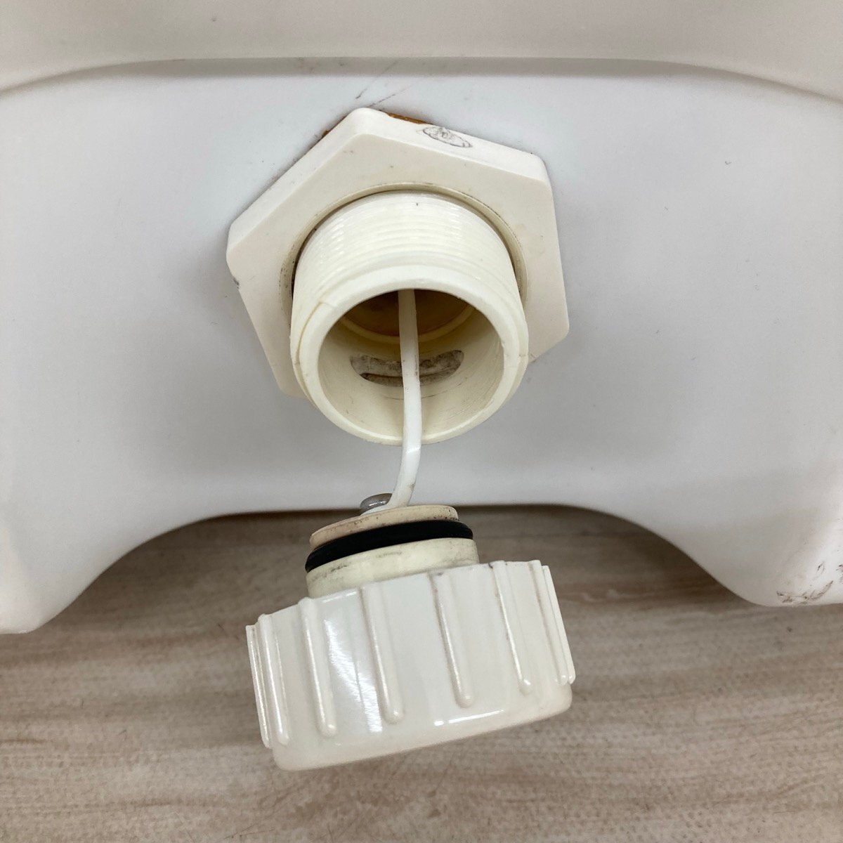 Daiwa ダイワ クーラーBOX プロバイザーSXU-3200RX D8429(30L～)｜売買されたオークション情報、yahooの商品情報をアーカイブ公開 - オークファン（aucfan.com）