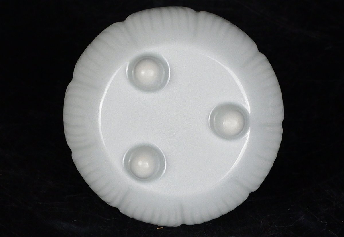 Yahoo!オークション - 【MKA】5代三浦竹泉 白瓷蓮香炉 共箱 美品 二重...