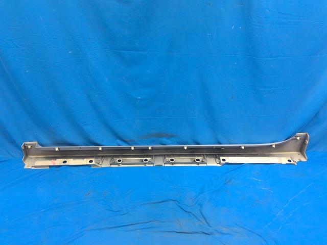 Yahoo!オークション - プリウス DAA-ZVW30 右サイドステップ L 9AE