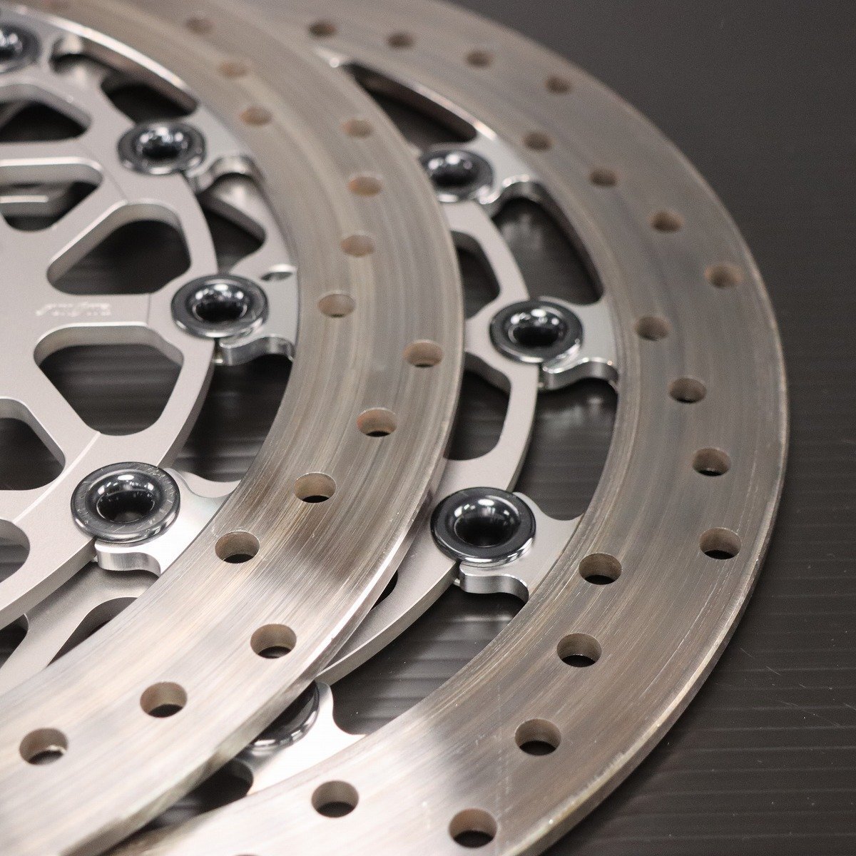 【樂淘letao】日本代購代標第一品牌－激安！GSX-R1000用サンスター製ST1000/320mmレーシングフロントブレーキディスクSet！K5～K8/2005～2008