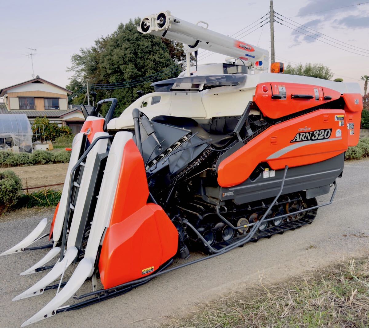 Yahoo!オークション - クボタ コンバインARN320 3条刈 20馬力 使用時間...