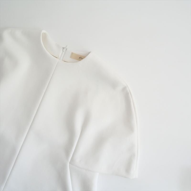 2025AW今季・人気完売品 / 未使用 / Heve ヘイヴ / Puff Shell tops white ブラウス / HE07-0016-5F / 2509-1161(新品)の ...