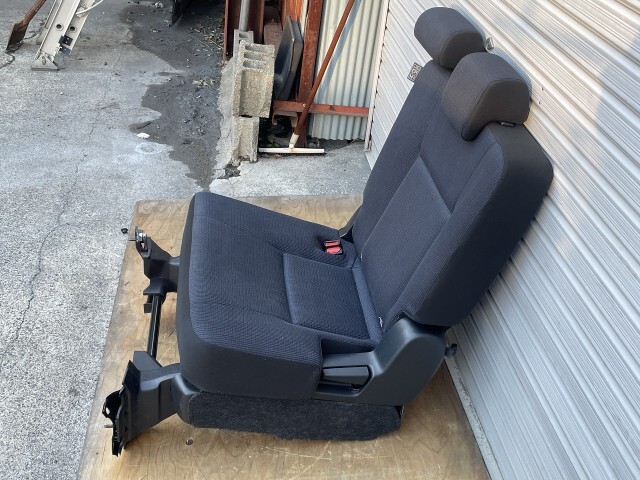 Yahoo!オークション - 50606 H29年 DAA-NHP170G シエンタ HV 2列目左側...