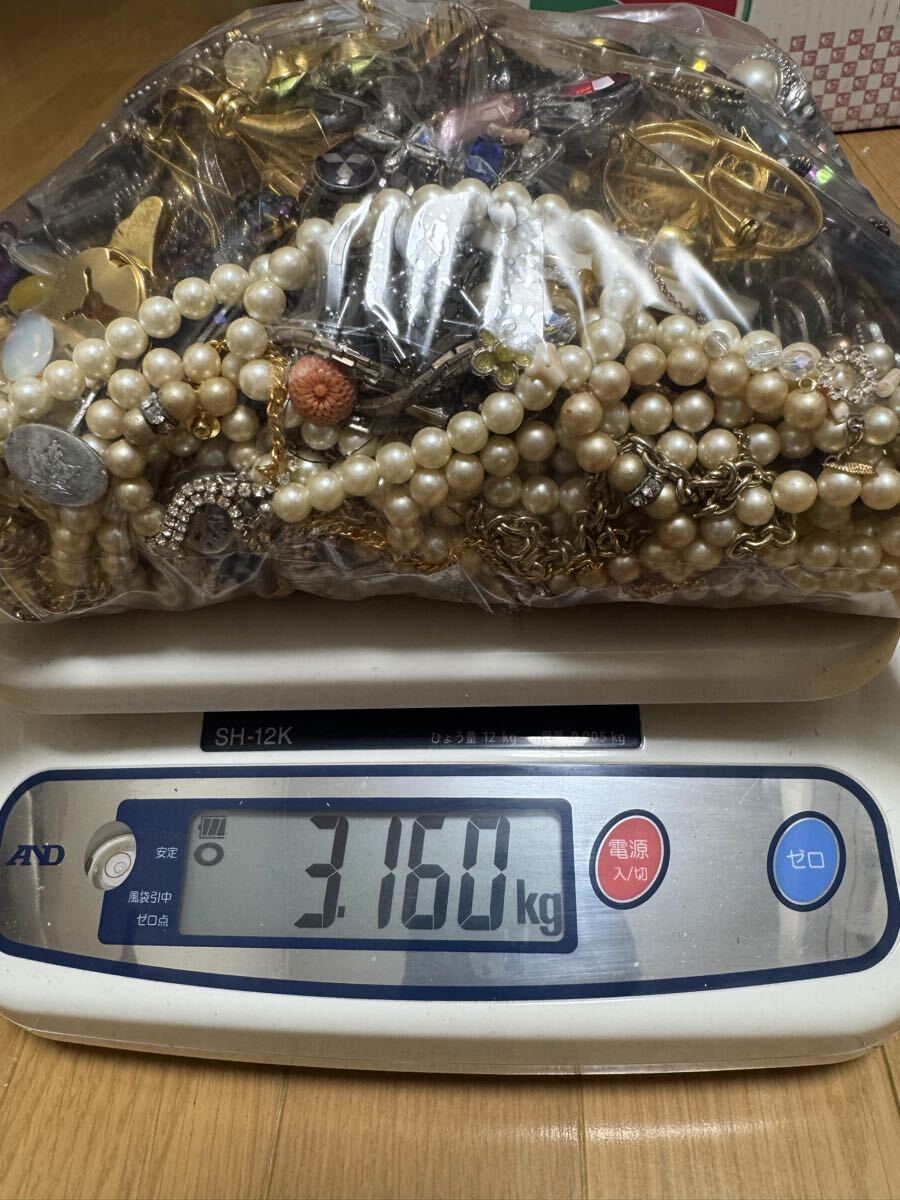 Yahoo!オークション - アクセサリー 総重量約13.37kg 大量纏め ネック...