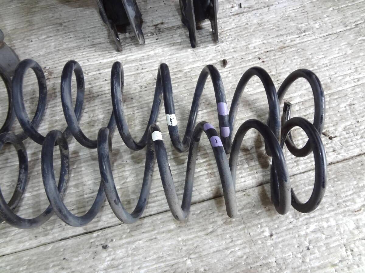 Yahoo!オークション - 01097 ムーヴ コンテ L575S 純正 フロントストラ...