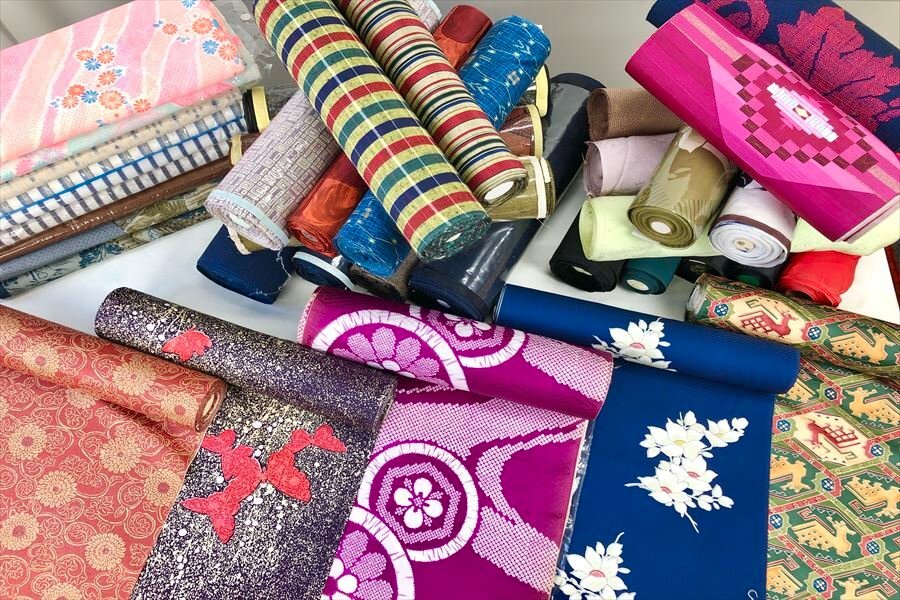 99 着物 着物 反物 まとめ売り38点 襦袢 喪服 付下げ ウール コート 八寸帯 九寸帯 未仕立て 品 現状品 和ものや傳 A1004(仕立て上がり)｜売買されたオークション情報 ...