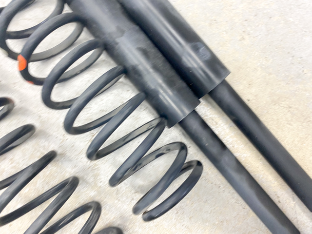 Yahoo!オークション - タント L375S X-LTD KF 純正 リヤショック スプ...