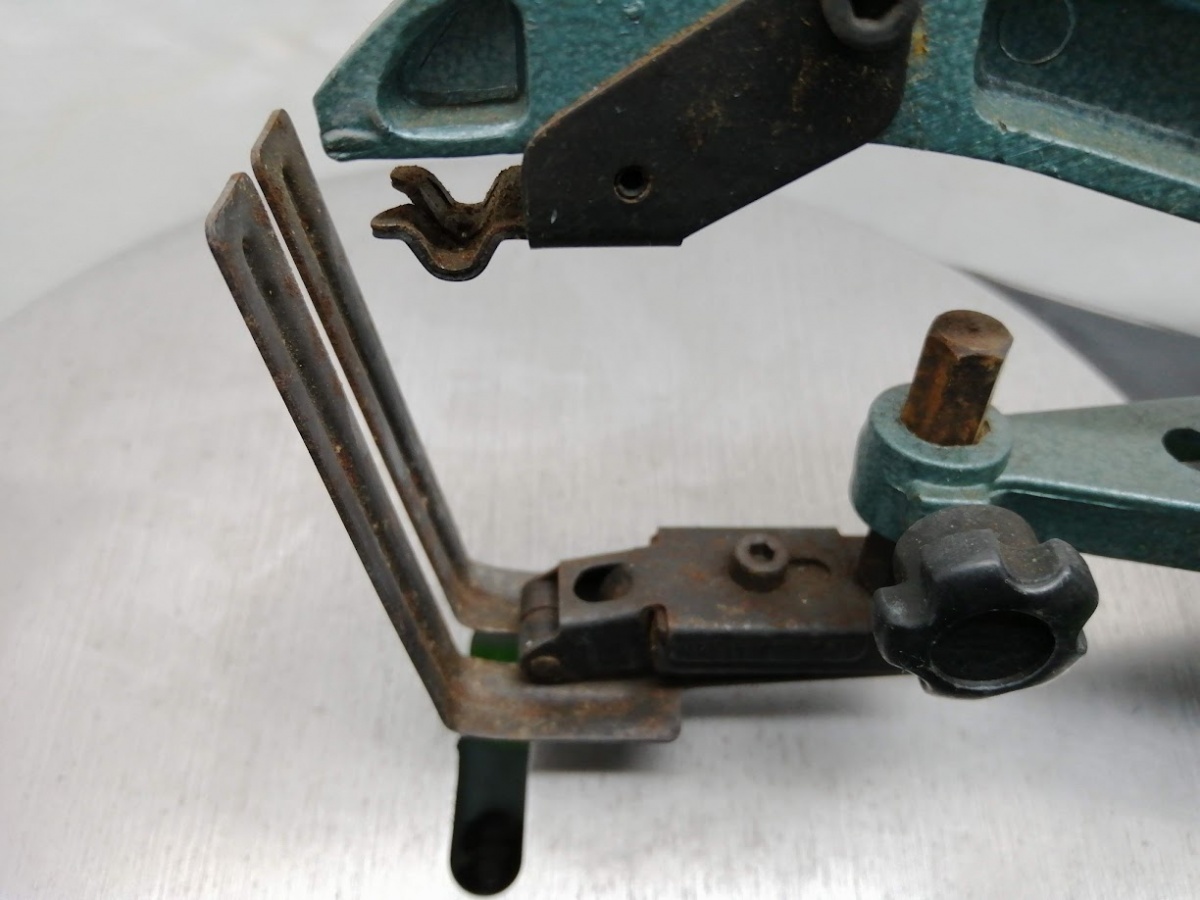 Yahoo!オークション - 中古品 新興製作所 卓上糸鋸盤 (糸のこ機) SSS-3...