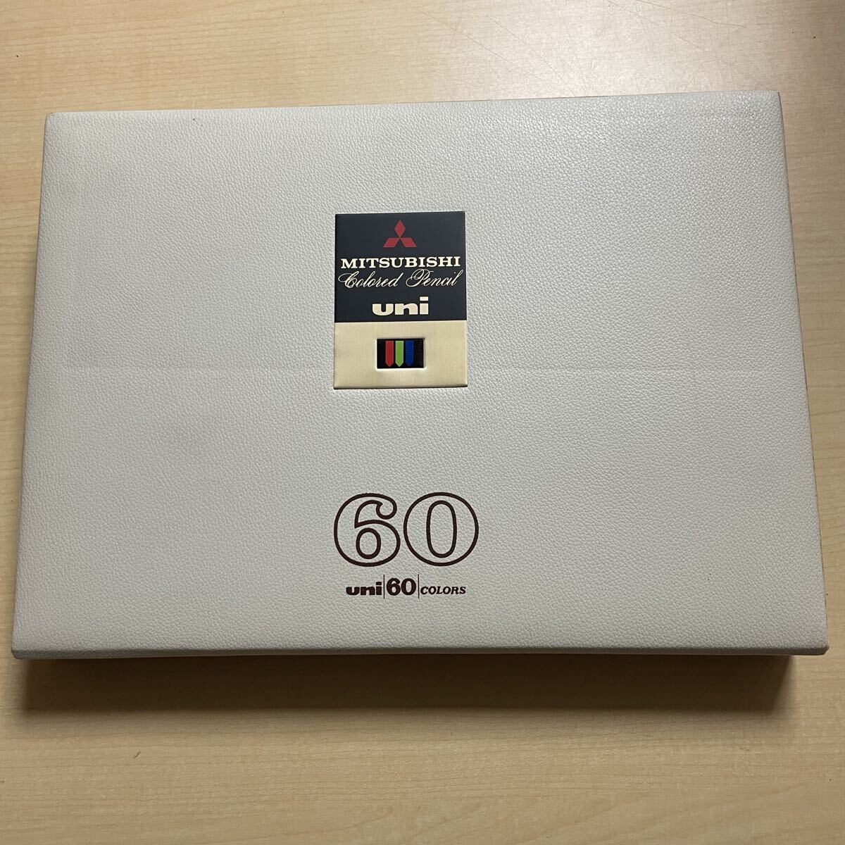 Yahoo!オークション - Q36 未使用 三菱鉛筆 uni 60色セット 色鉛筆 ケ...