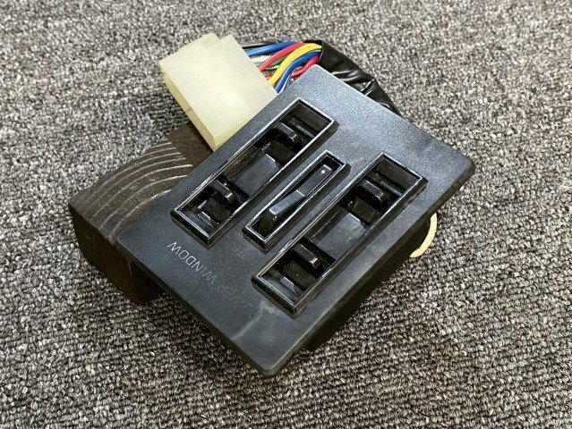 Yahoo!オークション - スカイライン E-DR30 RSターボ 2ドア 純正 パワ...