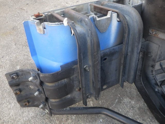 Yahoo!オークション - r661-51 日産 UD トラックス クオン ステップ ス...