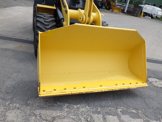 Yahoo!オークション - コマツ ショベルローダー（タイヤショベル） WA8...