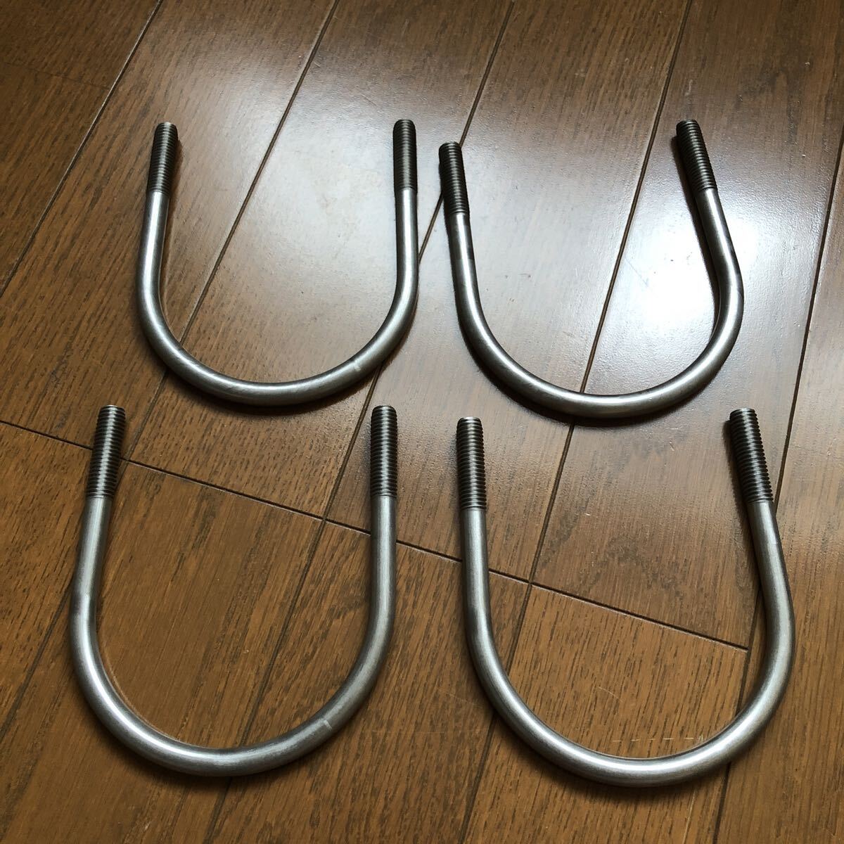 Yahoo!オークション - 中古美品 Uボルト ステンレス M10×P1.5 ネジ長3...