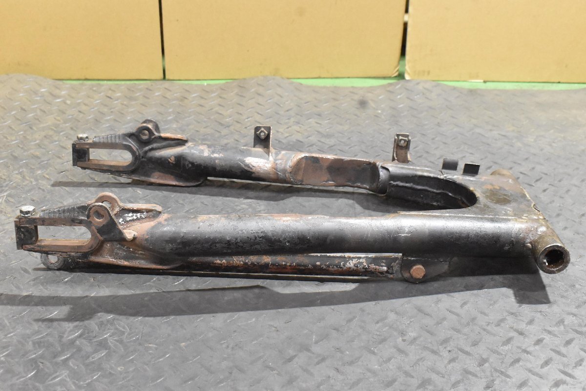 Yahoo!オークション - K1596 当時物 純正加工 Z1 スイングアーム 0266 ...