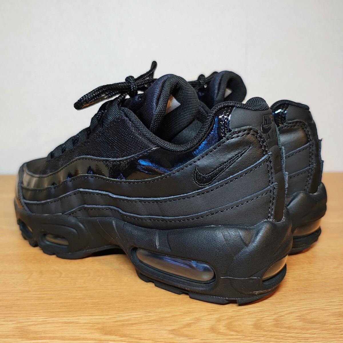 Yahoo!オークション - 美品 大人気 NIKE AIR MAX 95 ALL BLACK W23.5