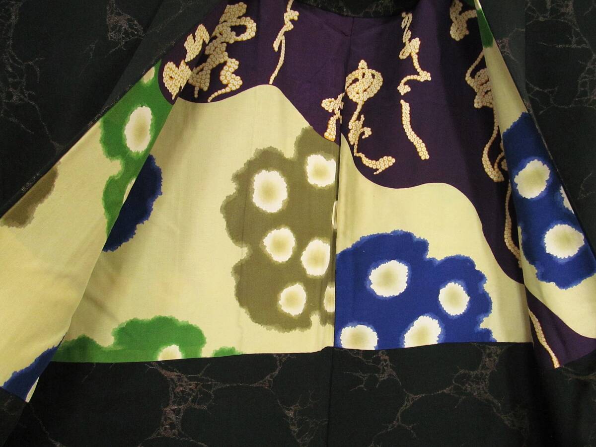 Yahoo!オークション - ひ58 正絹 黒地 羽織 創作柄 1つ紋入り 身丈76c...