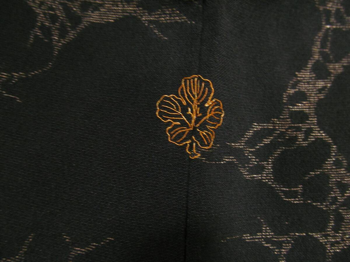 Yahoo!オークション - ひ58 正絹 黒地 羽織 創作柄 1つ紋入り 身丈76c...