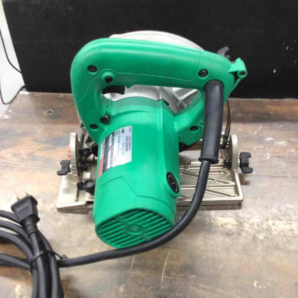 品 マキタ makita 165mm 電気マルノコ M562(丸のこ)｜売買されたオークション情報、yahooの商品情報をアーカイブ公開 - オークファン（aucfan.com）