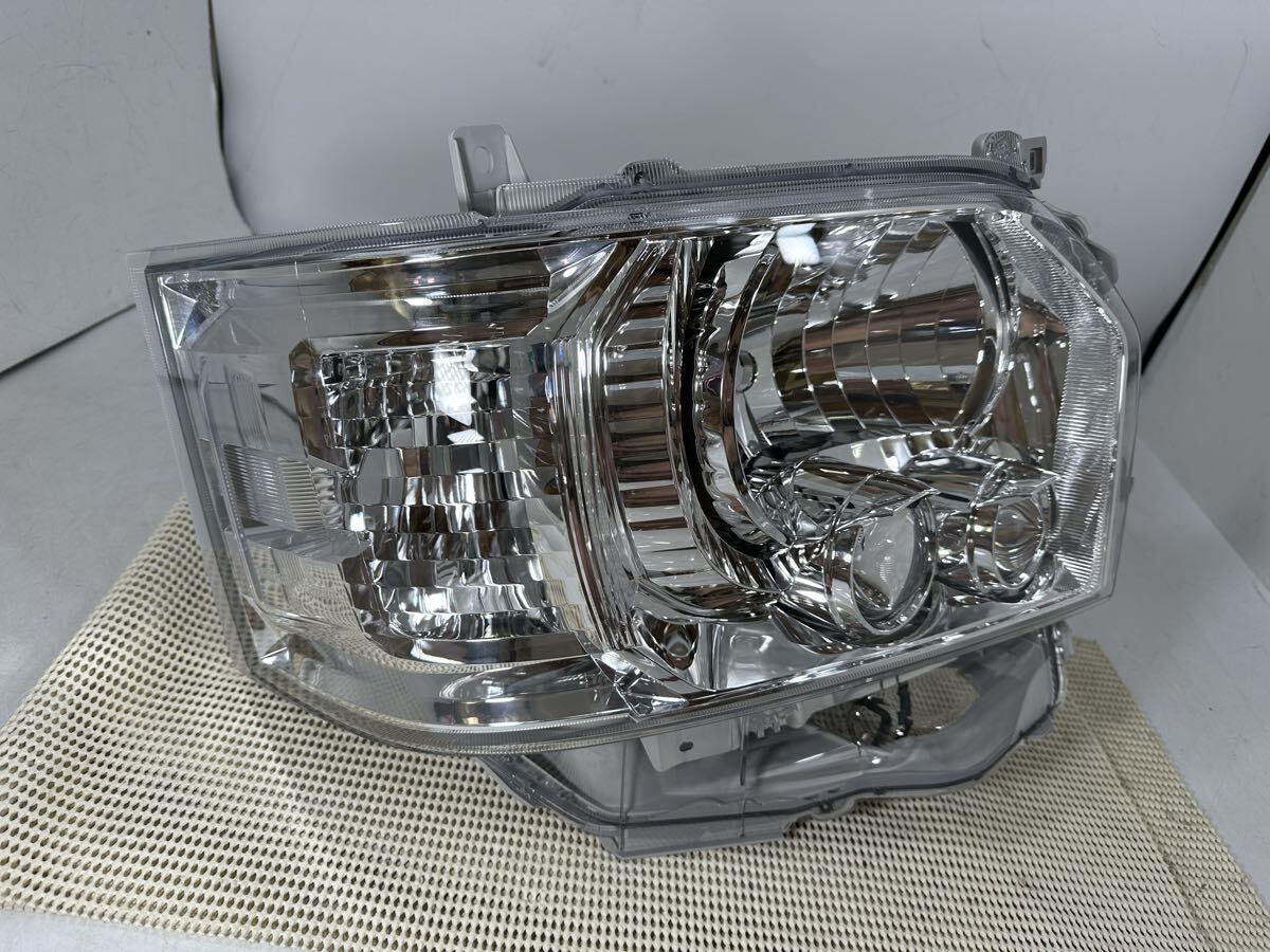 Yahoo!オークション - M22-5-7 未使用 ハイエース 右 200系 後期 打刻8...