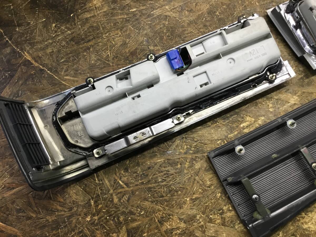 Yahoo!オークション - Y30 セドリック テールランプ 当時物 セダン 日...