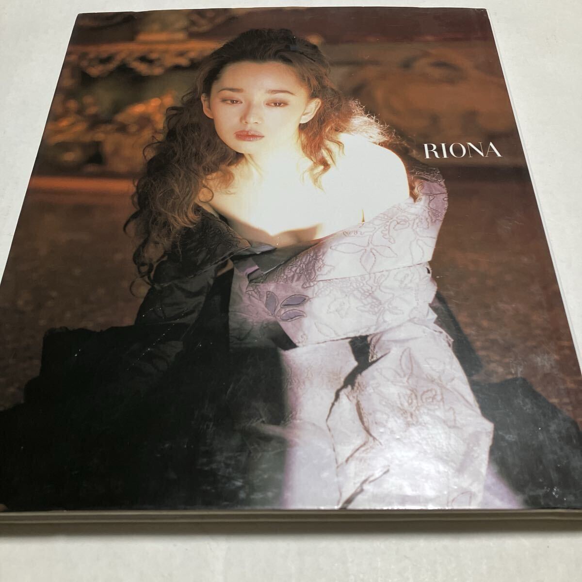 Yahoo!オークション - RIONA 写真集 篠山紀信 葉月里緒菜 初版
