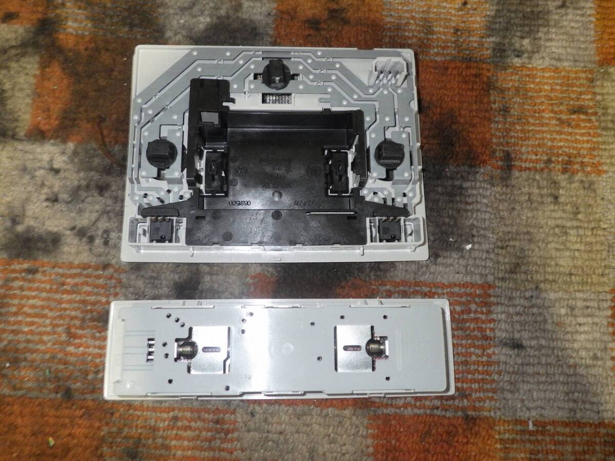 Yahoo!オークション - 031123 ワーゲン ポロ 6R 6RCBZ ルームランプ マ...