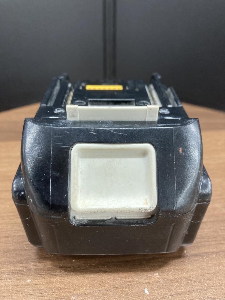 Yahoo!オークション - 006 おすすめ品・即決価格 マキタ バッテリ BL18...