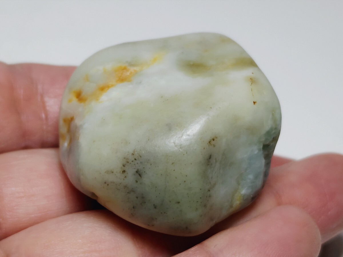 Yahoo!オークション - 【糸魚川185】 63g 翡翠 ヒスイ 原石 翡翠原石 ...