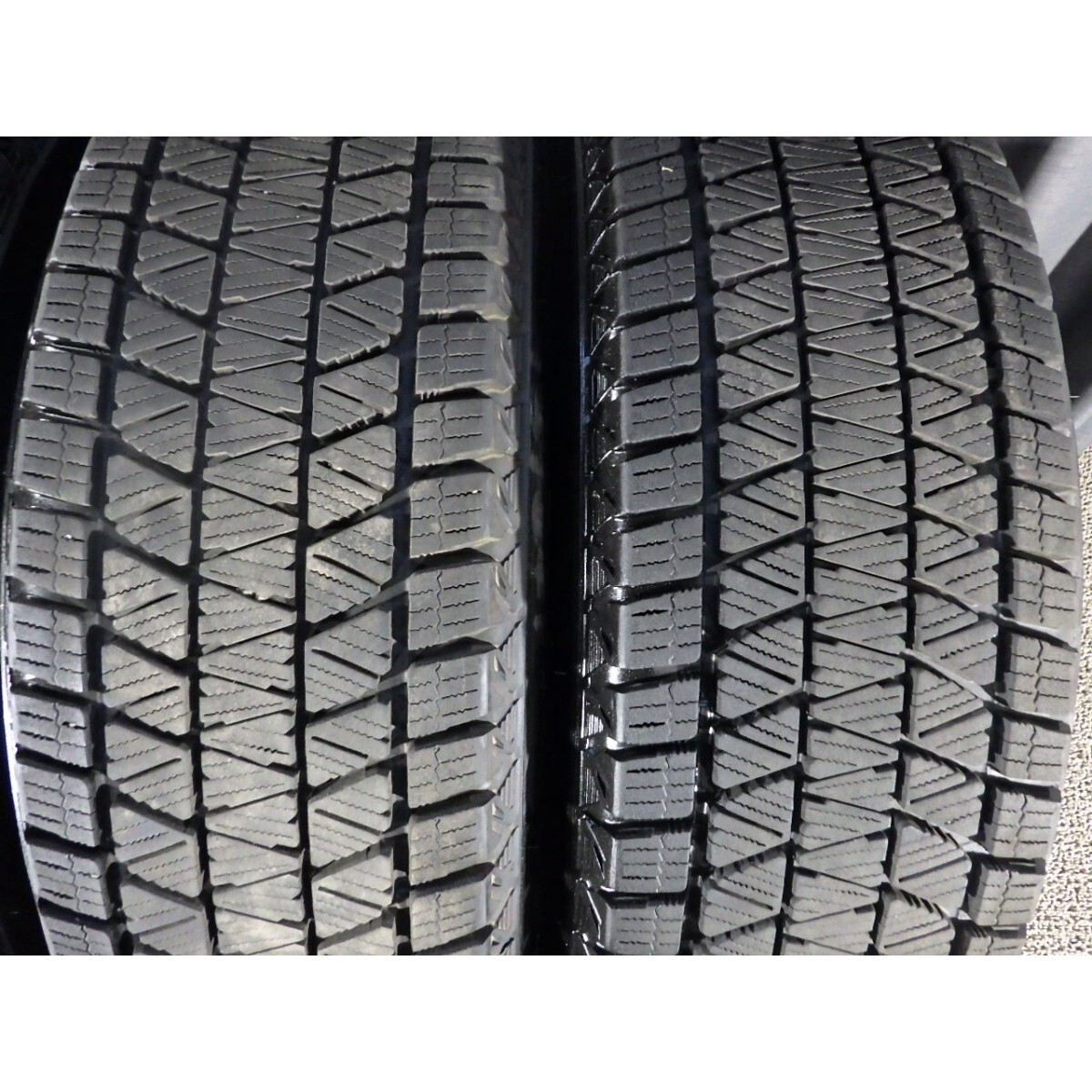 Yahoo!オークション - 2023年製8~9分山 ブリジストン BLIZZAKDM-V3 225...