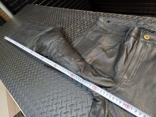 Yahoo!オークション - [新品半額開始]DEGNER DP-28Pパンチング革パンツ...