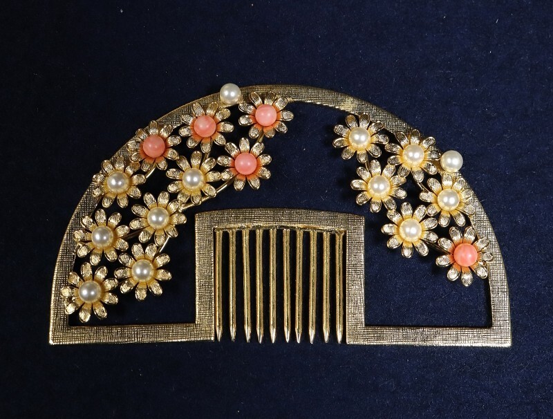 Yahoo!オークション - 11381 婚礼用髪飾り 7点セット 最高級本珊瑚 櫛...