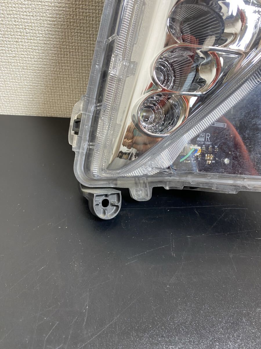 Yahoo!オークション - トヨタ純正 ZVW50 ZVW51 50系 プリウス LEDフォ...