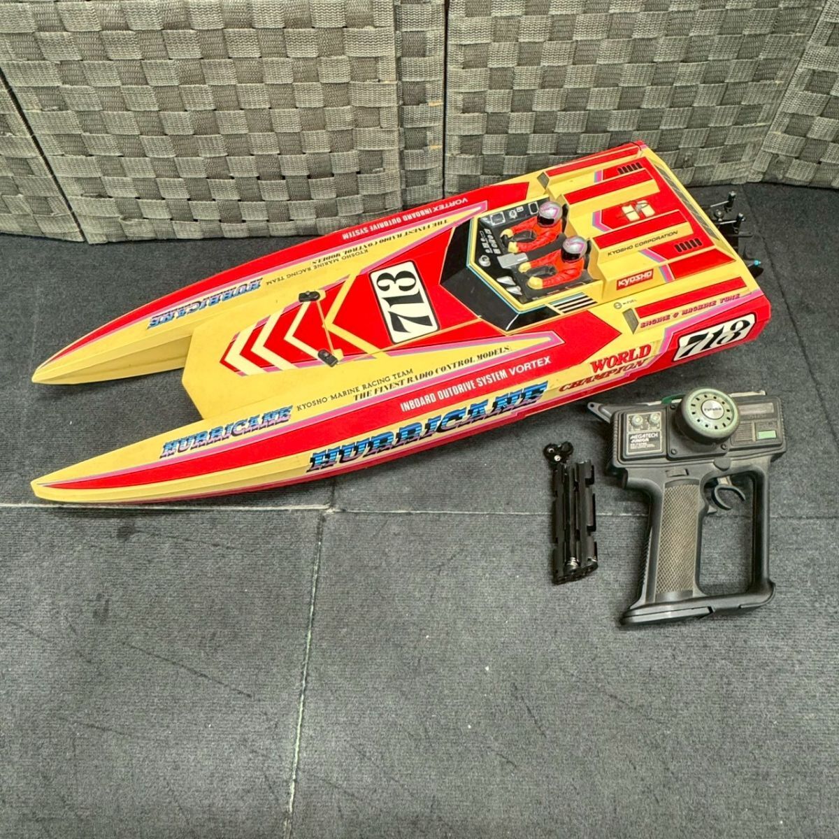 【樂淘letao】日本代購代標第一品牌－H922-O15-8618 KYOSHO 京商 HURRICANE ハリケーン ラジコン ボート コントローラー おもちゃ 玩具 全長約80cm OA